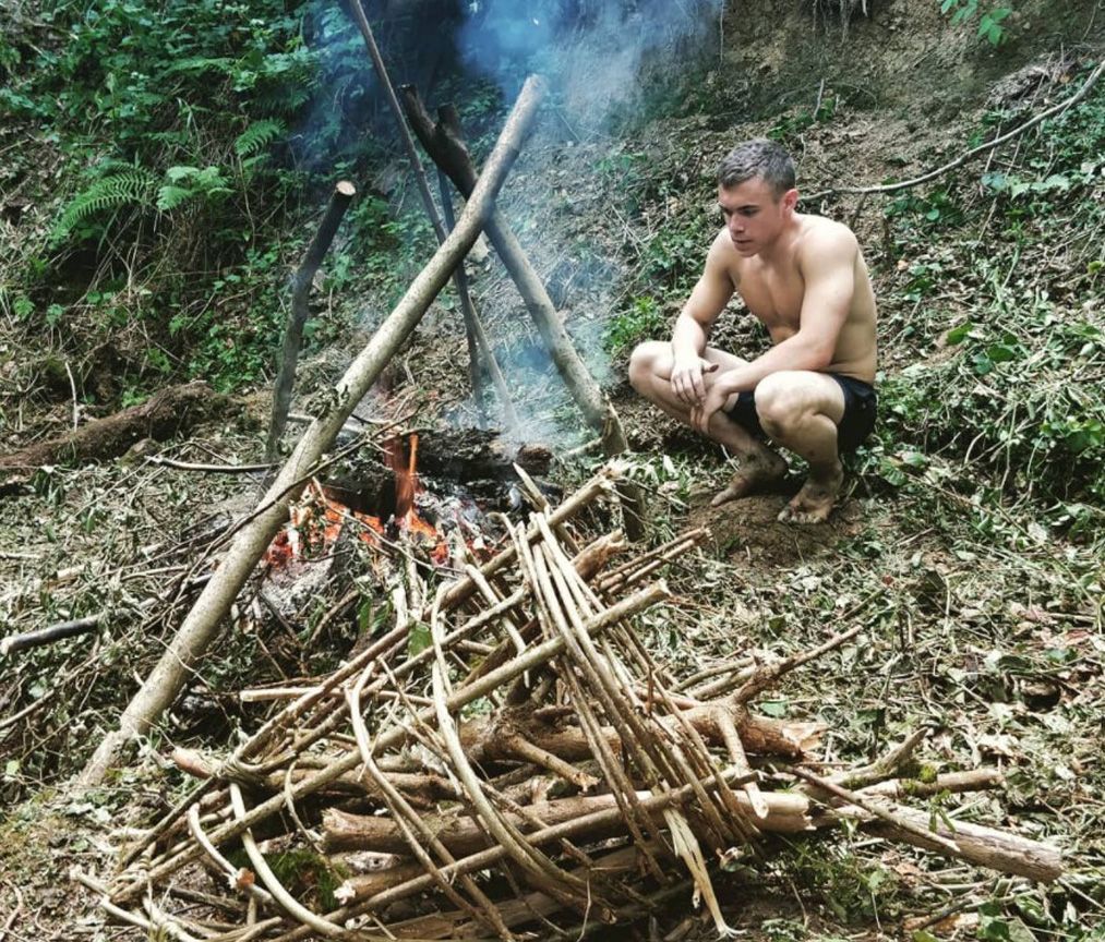 British Tarzan' Builds 'Stone Age House' With Primitive Tools: VIDEO ...
