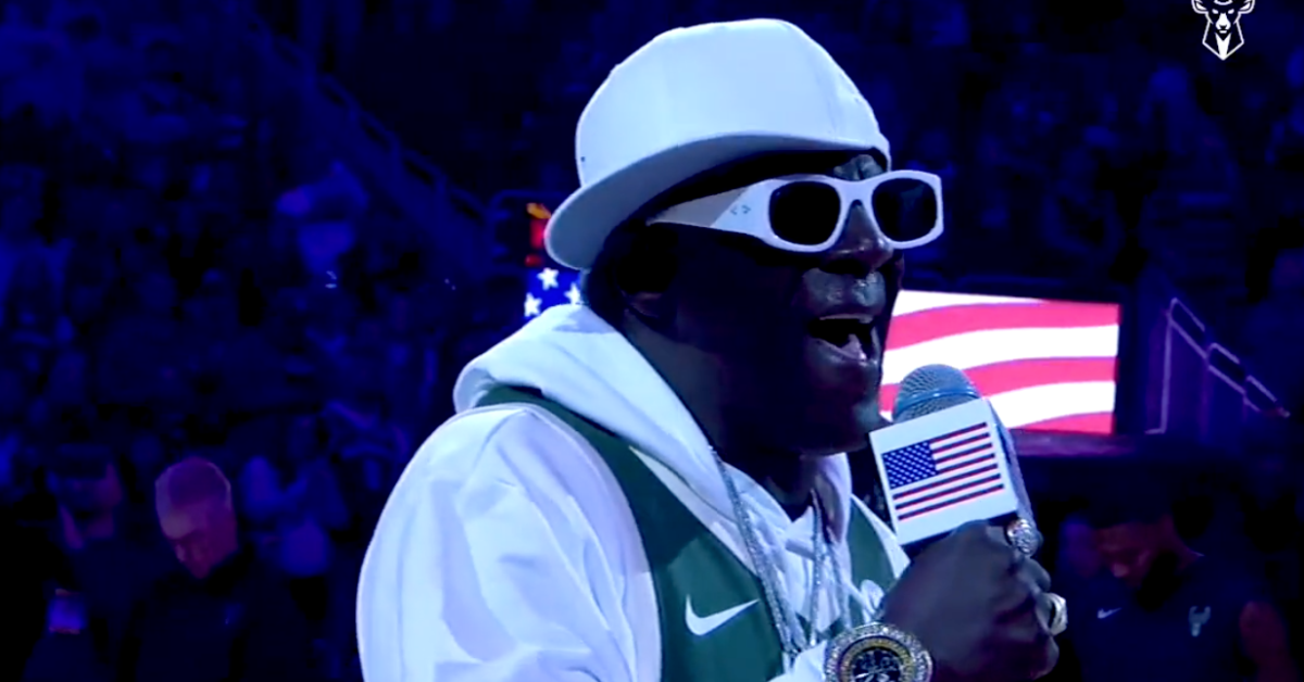Flavor Flav Sings National Anthem At Bucks Game Video Comic Sands